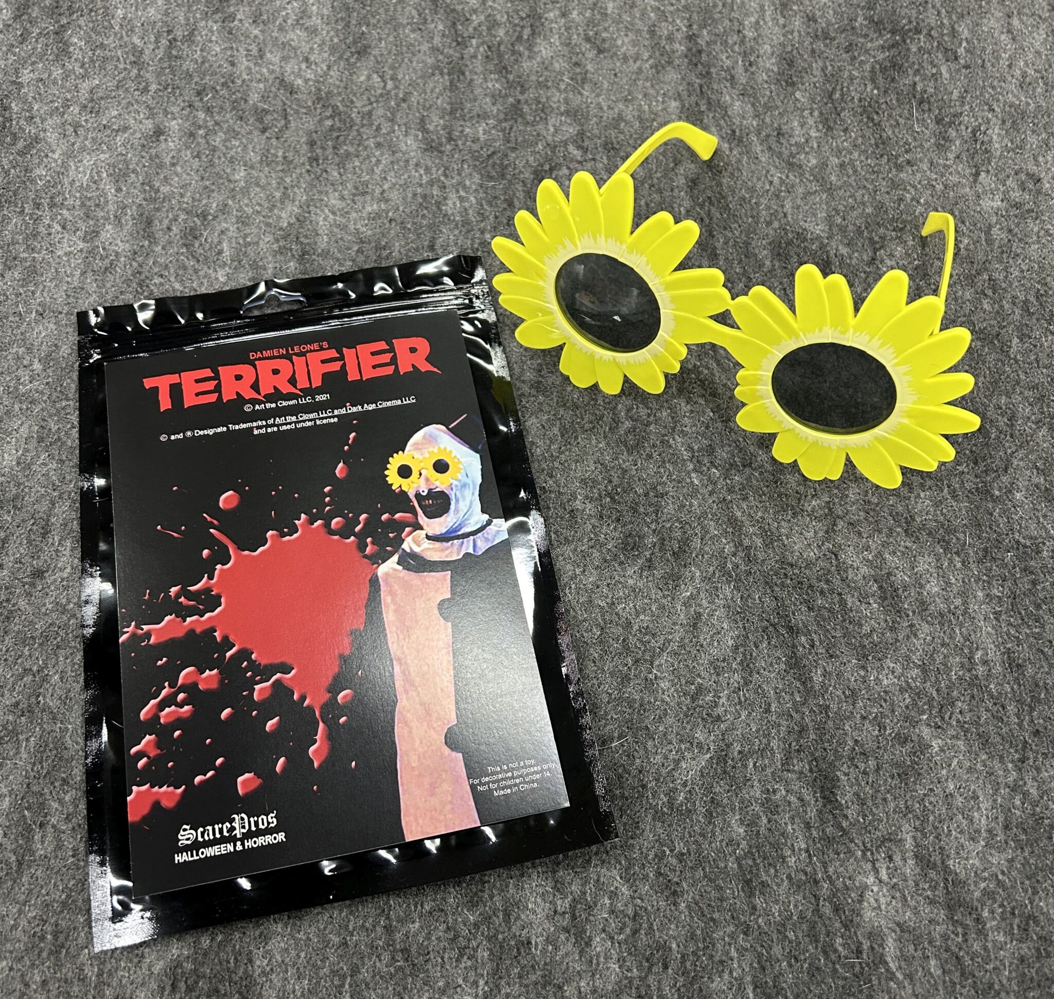 Terrifier Art the Clown Daisy Glasses - Screamers Costumes